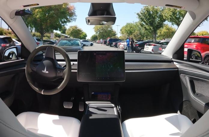 Tesla launches Autopilot autonomous assisted driving on urban roads in ...