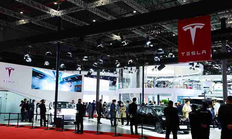 Milan Kovac, head of Tesla's Optimus robotics division, is leaving the ...